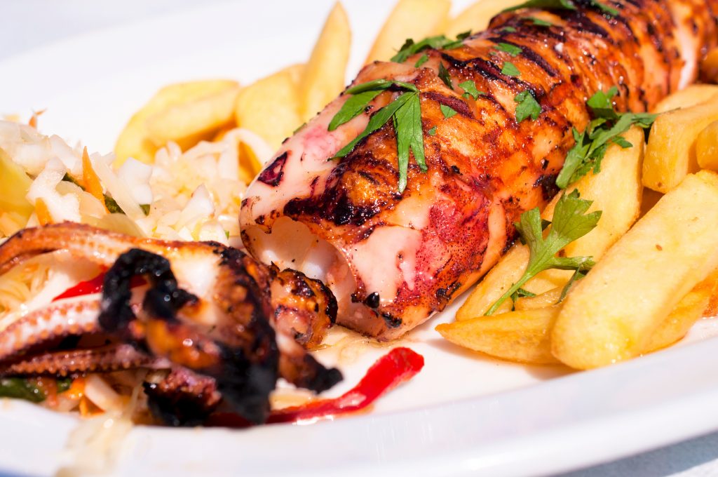 Squid with feta and vegetables - Albatera Actualidad