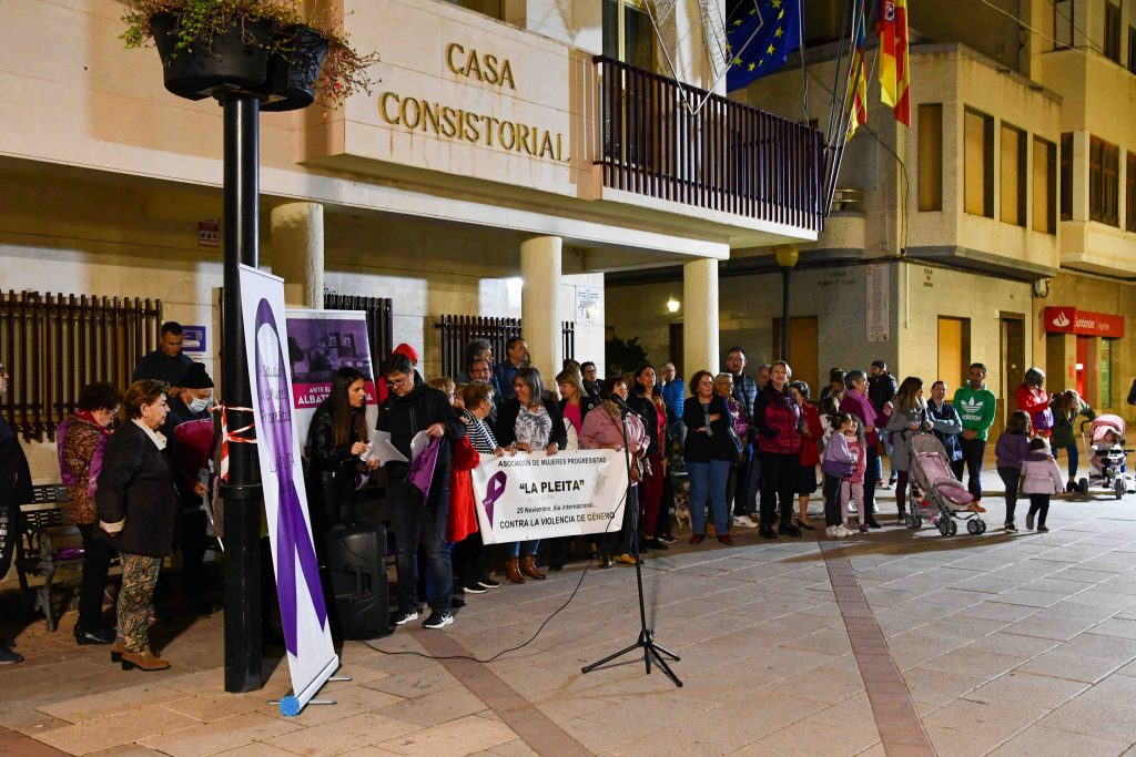 Albatera celebra el 25N con la I Marcha Violeta - Albatera Actualidad